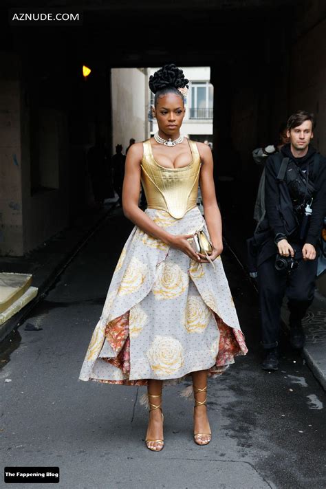 Didi Stone Sexy Flaunts Her Hot Cleavage During Paris Fashion Week Aznude