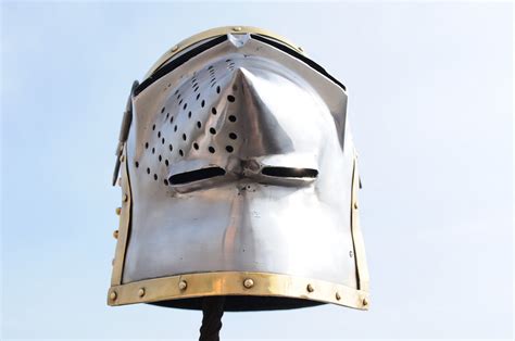 Houndskull Bascinet Helmet