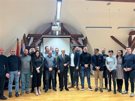 Милош Вучевић On Twitter Било ми је задовољство да данас полазницима 4 генерације Политичке