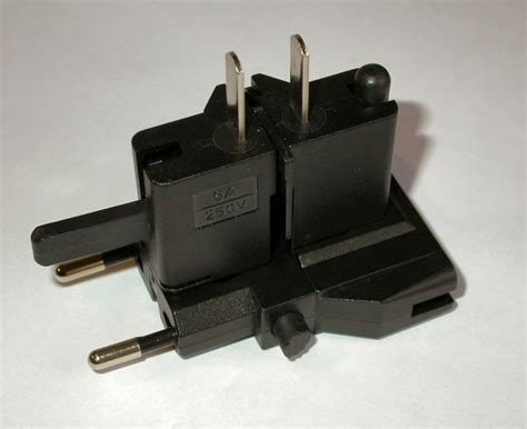 Pocket Review APC Universal Plug Adapter ZTOP