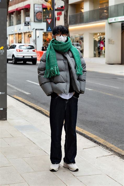 Dec 2021 Seoul Street Fashion Mens Style 남성 스트리트 스타일 한국 패션 남자 겨울 남성 의상