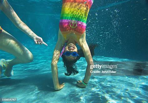 Handstand Underwater Girls Photos And Premium High Res Pictures Getty