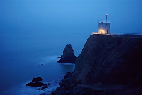 화강암 바위에 등대 라이트 하우스 그림 빛 가벼운 파워포인트 배경 일러스트 및 사진 무료 다운로드 Pngtree