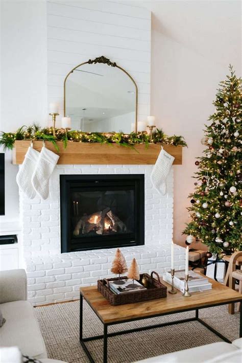How To Create A Simple Christmas Mantel The Sommer Home