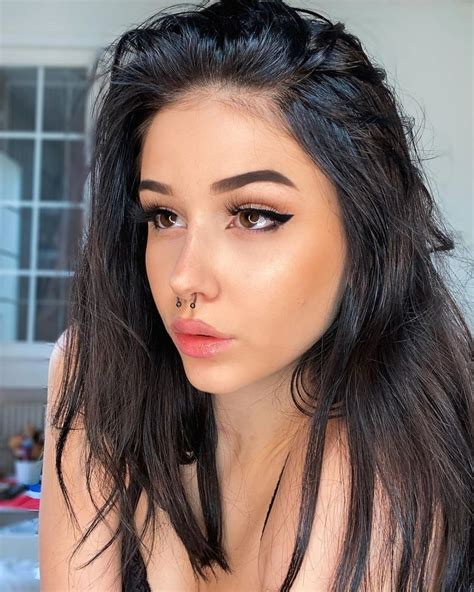 Picture Of Samantha Frison