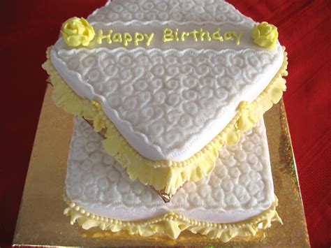 Two Tiered Cake Annes Cakes Read Two Tiered Birthday Cak Acroamatic Flickr