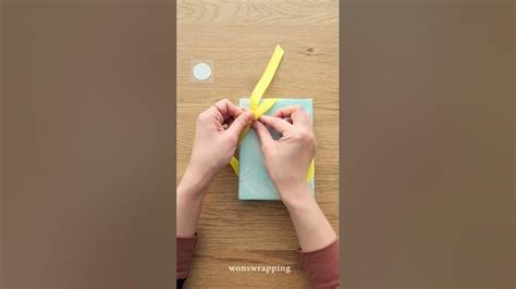 사선으로 리본매기 L How To Tie A Bow L 리본매기 L 리본 예쁘게 매는 법 Shorts Youtube