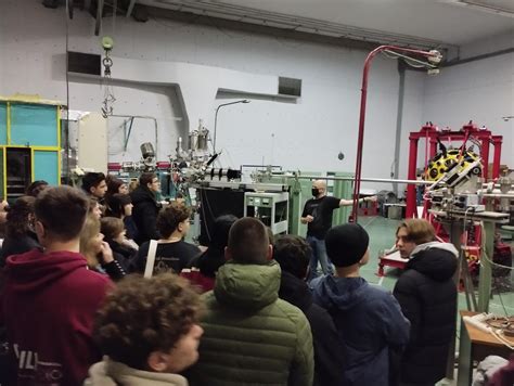 Μαθητές του 1ου Λυκείου Ναυπλίου στα άδυτα των εργαστηρίων του Δημόκριτου