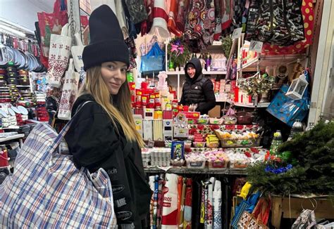 Reacții După Ce Delia A Apărut în Piața Obor Din București Cu Punga De Rafie „sunt Curios Dacă