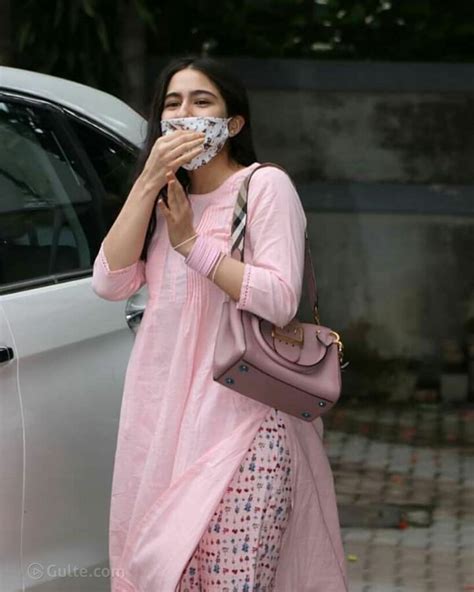 Spotted Sara Ali Khan With Mask
