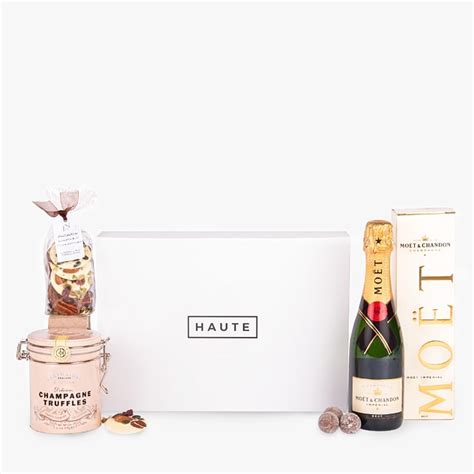 Moet Champagne T Set Haute Hampers