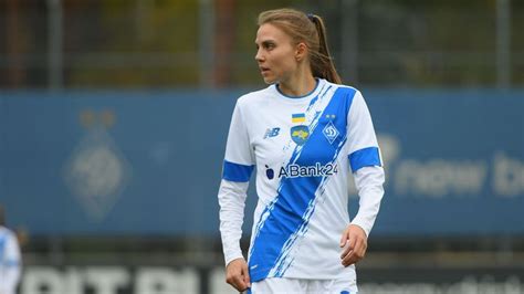 У матчі Верес Динамо футболістка забила гол із центру поля Відео Епоха Футболу