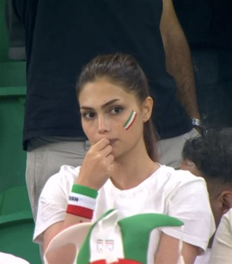 오늘자 월드컵 ‘ 이란 미녀 관중들 ‘ ㄷㄷㄷㄷ  국내축구 에펨코리아