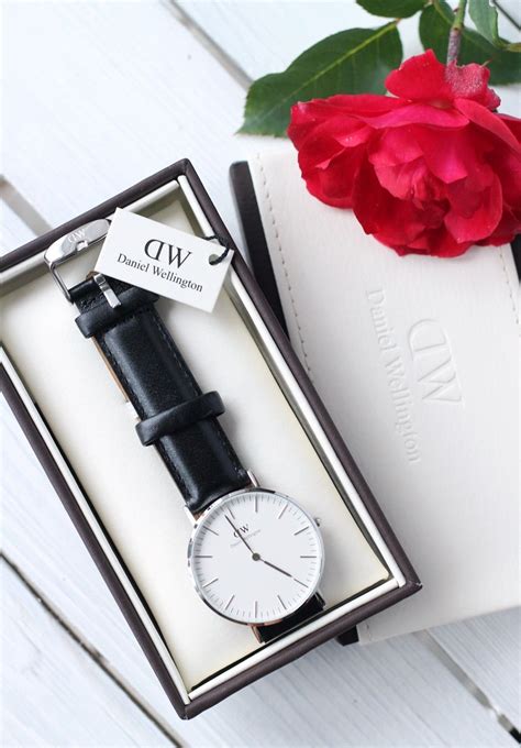 Daniel Wellington Classic Sheffield Lady Damenuhr - Lavie Deboite ...
