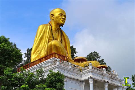 อนุสาวรีย์ครูบาศรีวิชัย วัดดอยติ พร้อมที่เที่ยวที่พักใกล้เคียง