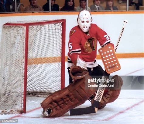 Tony Esposito Hockey Photos And Premium High Res Pictures Getty Images