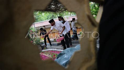 Mendikbudristek Ziarah Ke Makam Gus Dur Antara Foto