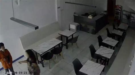 Beredar Rekaman Cctv Diduga Pelaku Pembunuhan Wanita Hamil Di Ruko