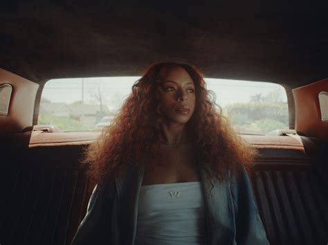 Let Ravyn Lenaes Red Hair And New Album ‘birds Eye Empower You Essence Essence