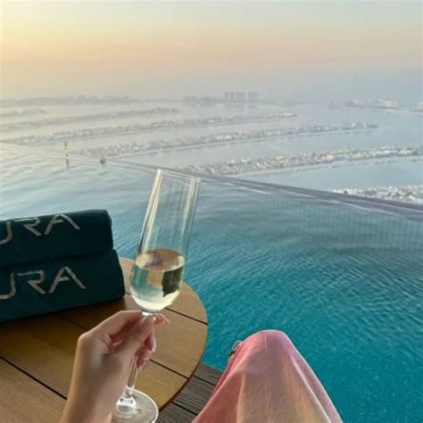 Hannah Hannah2382002 • Threads Say More