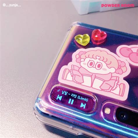 꾸미는 맛이 있는 갤럭시 Z플립💫 귀여운 스티커는 다 붙이고 싶다💜 파우더룸powderroom