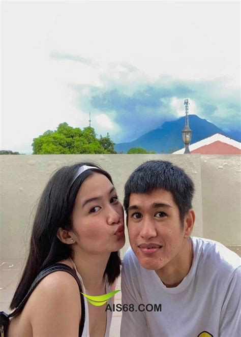 คู่รักผัวเมียขี้เงี่ยนตั้งกล้องเย็ดกัน นอนให้โม๊คควยลีลาเด็ดน้ำเงี่ยนเกือบแตกคาปากคลิปหลุดไทย