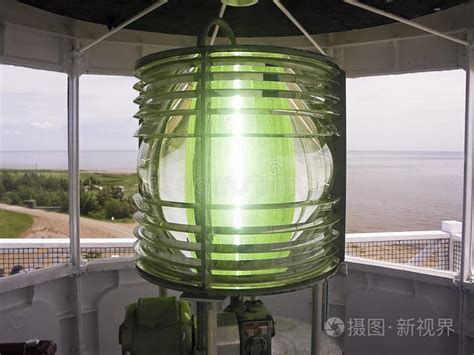 西点光源上方的菲涅耳透镜照片 正版商用图片0ilhab 摄图新视界