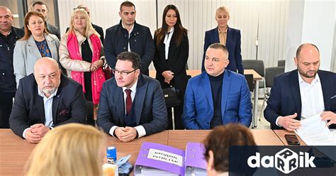 ГЕРБ СДС регистрираха кандидатската си листа за Варна Darik Bg