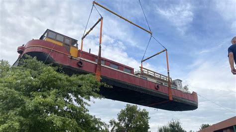 En Images Le Mans La Péniche Santez Anna Senvole