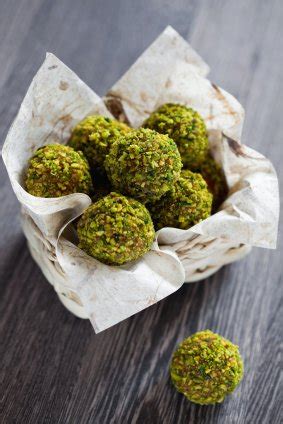 Date And Pistachio Balls Organic Empire