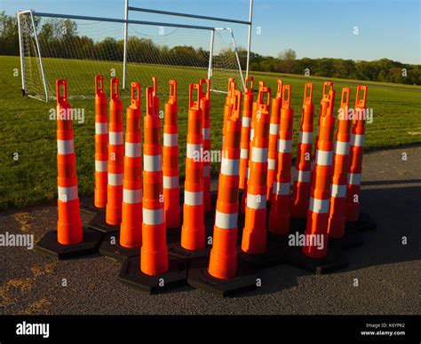 Cônes De Signalisation Banque De Photographies Et Dimages à Haute