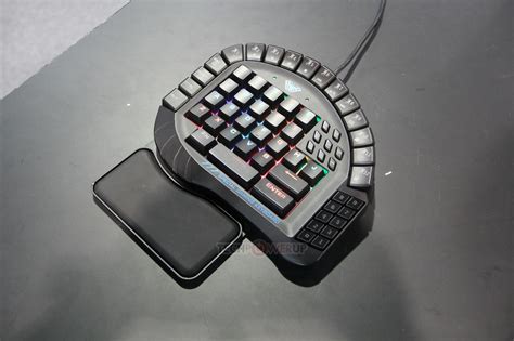 aula unveils special gaming keyboard for fps gaming and a condensed