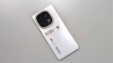 This Snapdragon 8 Elite Phone Comes With Rgb Lights And Monster Specs