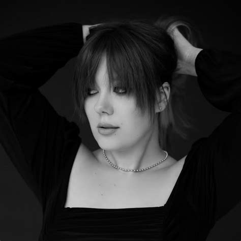 D A S H A D Dashaa On Threads