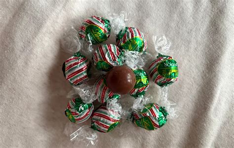 Humor I Tried All Of Lindts Lindor Holiday Flavors