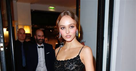 Lily Rose Depp Frees The Nipple Shields Her Face In A Cat Mask Webtimes