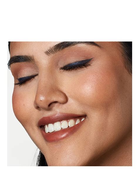 Zoeva Velvet Love In Perfect Navy