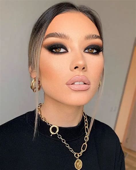 Pin By Rebecca R On Hair Nails And Makeup Dark Smokey Eye Makeup