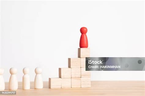 독자층 목표 및 성공 개념에 대한 동기 부여인간 성과도전과 기회 0명에 대한 스톡 사진 및 기타 이미지 0명 가능성 개발 Istock