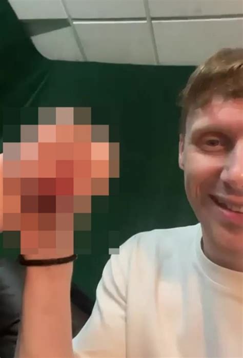 전 이스트 엔더스 스타 제이미 보르트 윅 Jamie Bortwick의 몰락은 19 년이 지난 Bbc 비누에서 축으로 유아기부터 부정 행위에 이르기까지 포항통