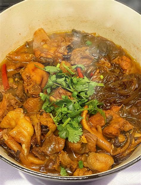 【小鸡炖蘑菇的做法步骤图，小鸡炖蘑菇怎么做好吃】alj 下厨房