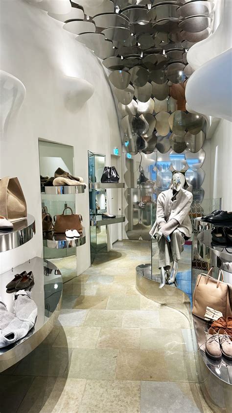 Chegini Womenswear In Wien Kohlmarkttitle Trail