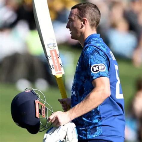 6 4 6 6 6 4 4 6 4 6 6 6 135 Runs With 11 Sixes And 9 Fours After