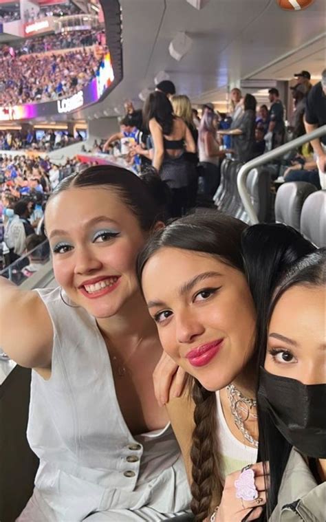 Iris Apatow And Olivia Rodrigo Olivia Fashion Tie