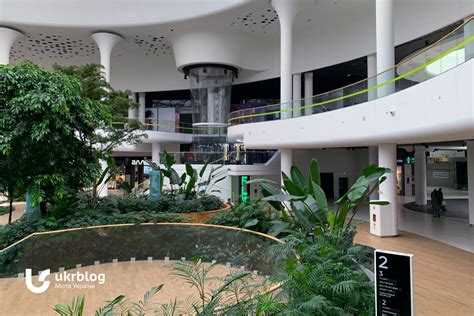 ТРЦ Республіка у Києві відпочинок та шопінг магазини розваги комфорт залишити відгук