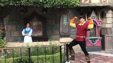 Gaston Tries To Impress The Evil Queen And Fails Disneyland 82221