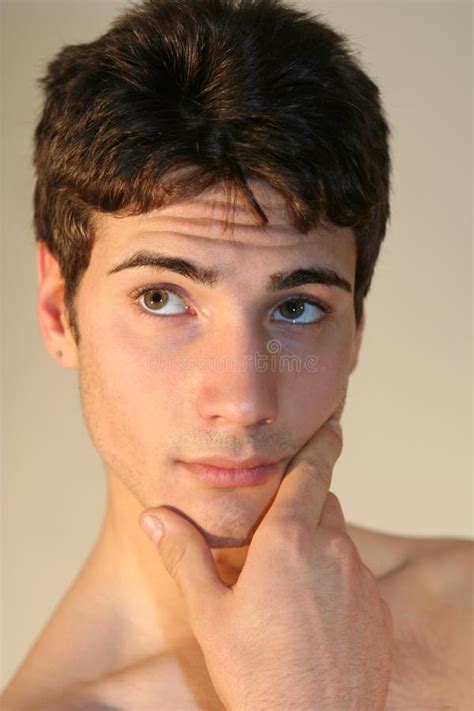 Думая модель мальчика итальянская молодые мысли Стоковое Изображение изображение