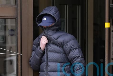 Cctv Shows Moment Thieves Roll £4 75m Gold Toilet Out Of Palace Ireland Live