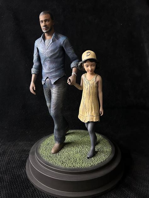 Lee And Clementine Statue The Walking Dead Game Fan Art Figurine