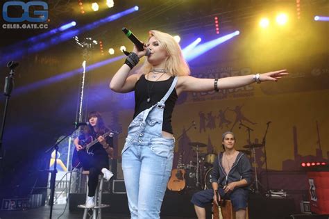 Carlotta Truman Nude Pictures Onlyfans Leaks Playboy Photos Sex Scene Uncensored